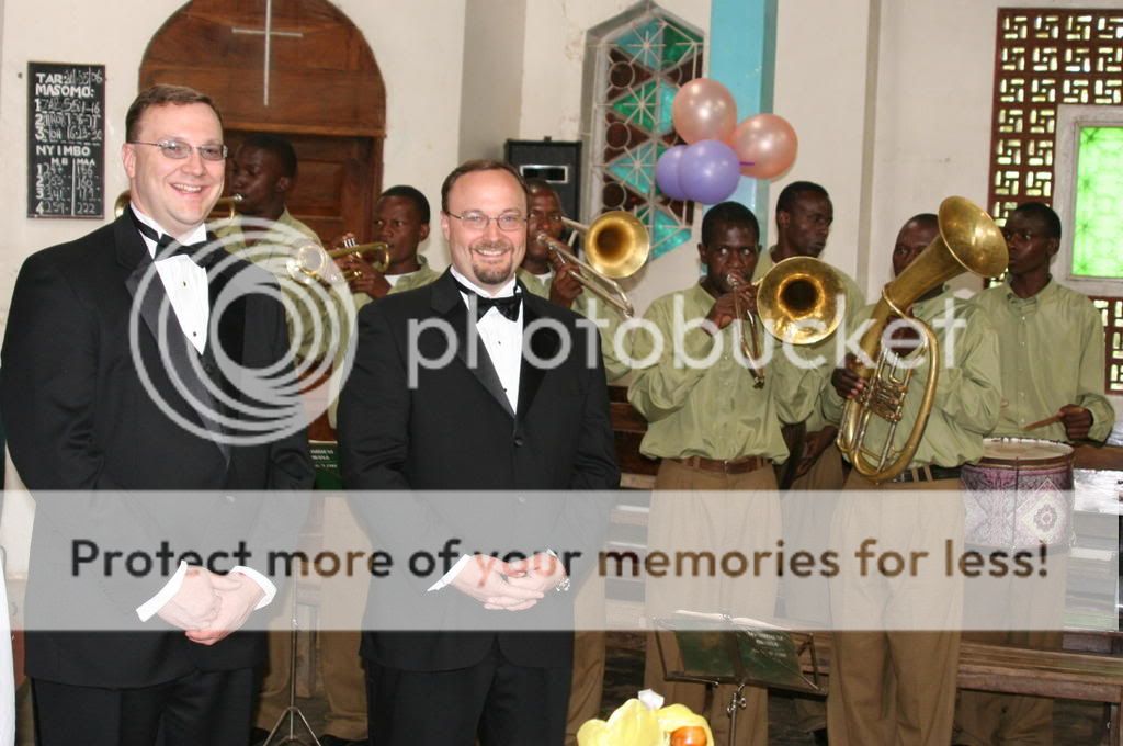 La Palabra del Día:cohibir | SpanishDictionary.com Answers