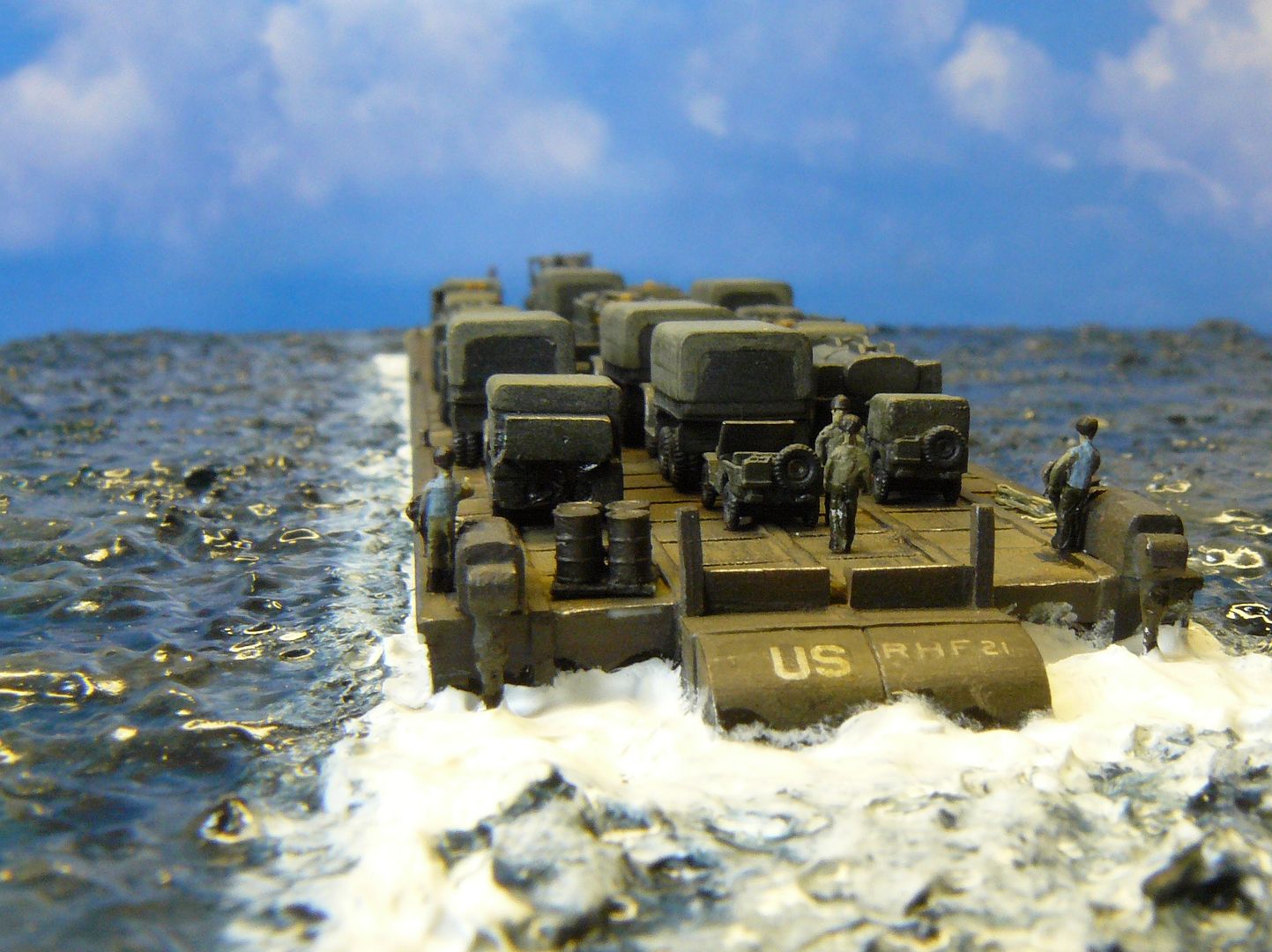 The Ship Model Forum • View topic - 1/350 Rhino Ferry D-Day