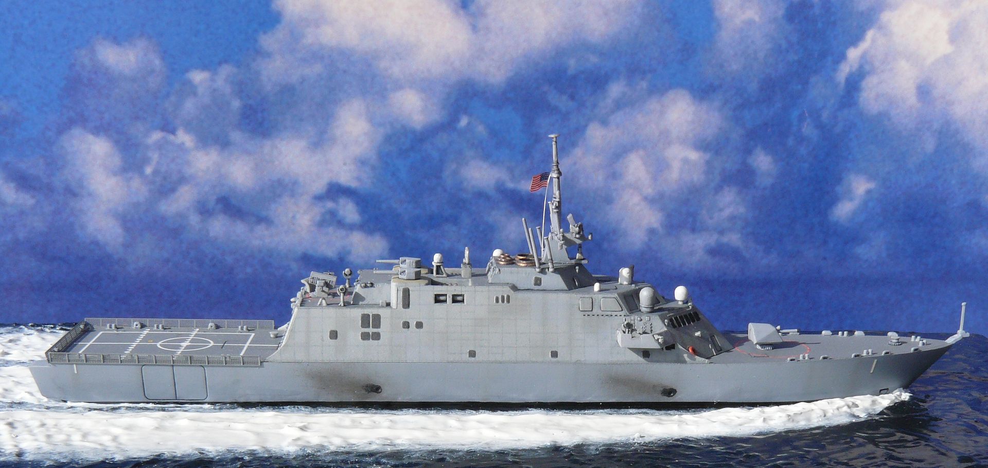 The Ship Model Forum • View topic - 1/700 USS Freedom LCS-1
