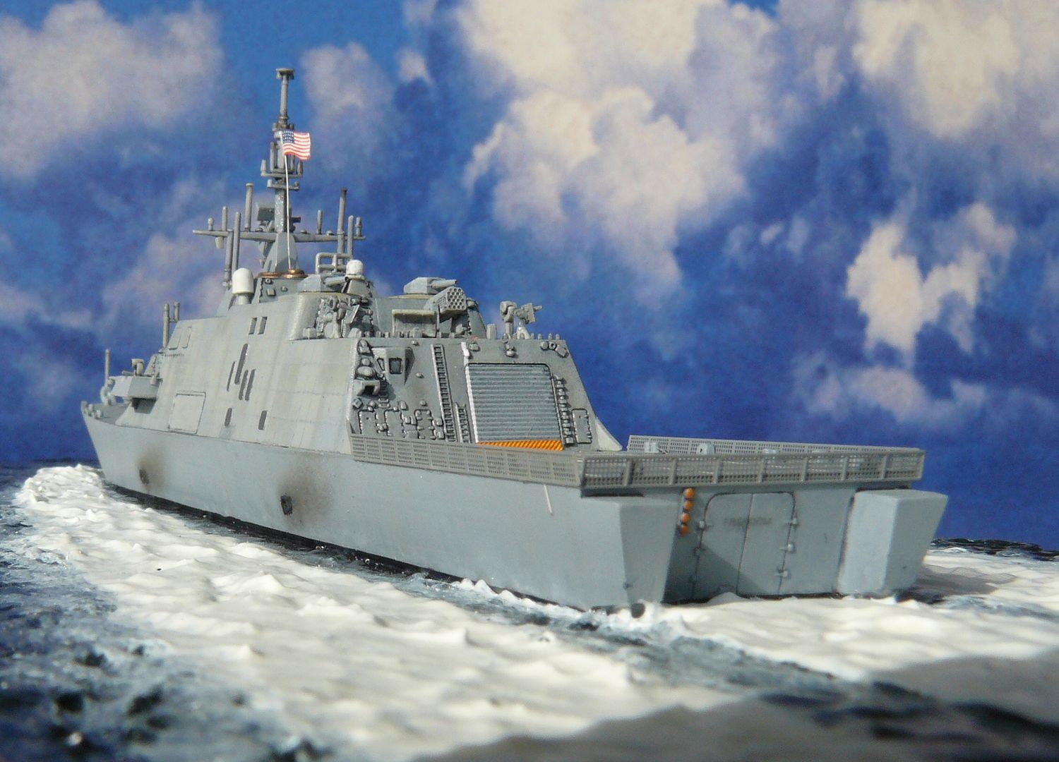 The Ship Model Forum • View topic - 1/700 USS Freedom LCS-1